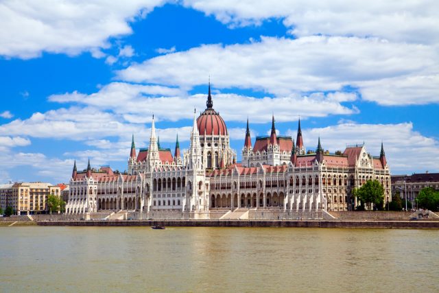 8 Ways to Enjoy the Best of Eastern Europe in Budapest - BootsnAll ...